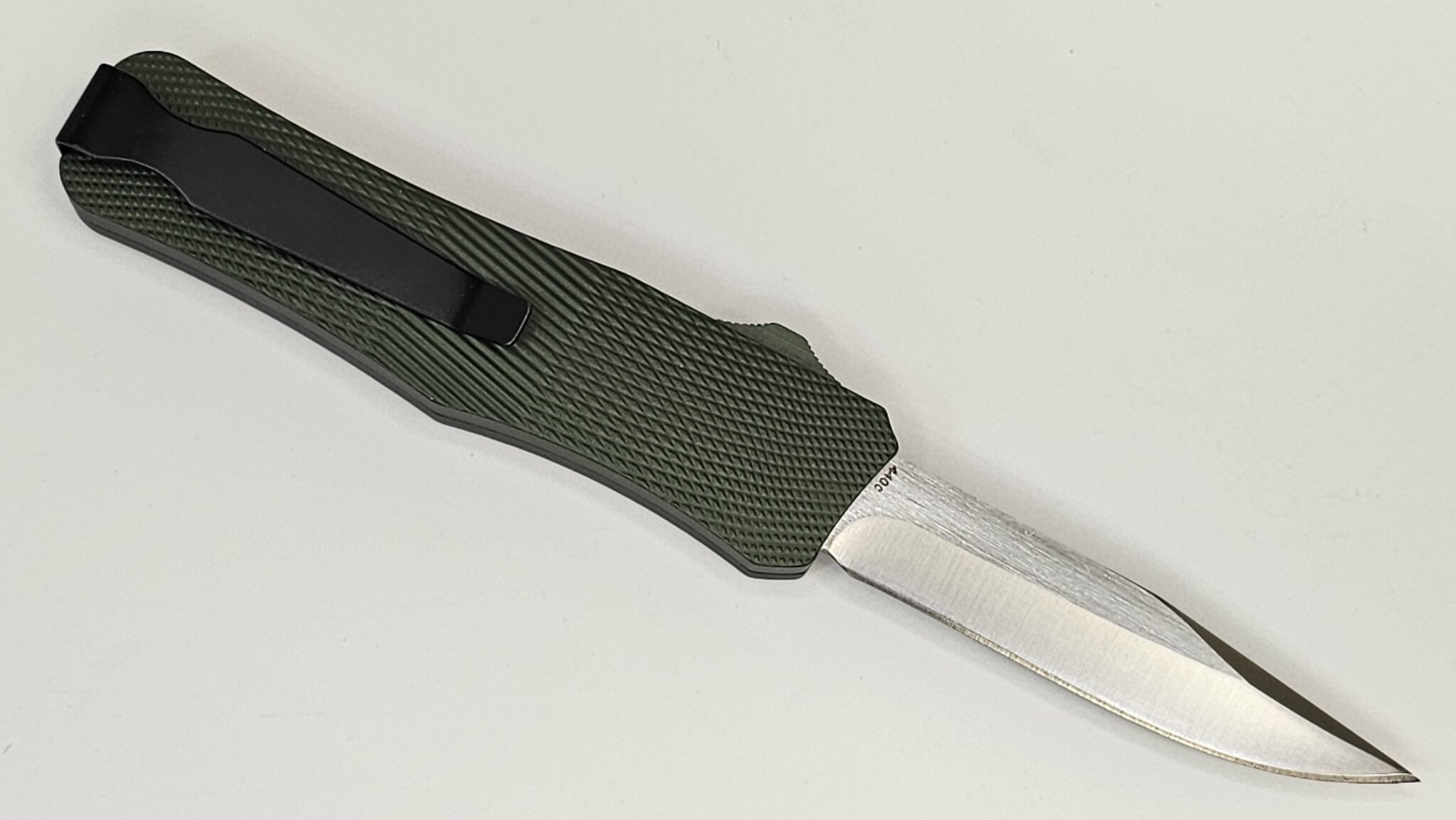 Out The Front Automatic – Mantis Knives