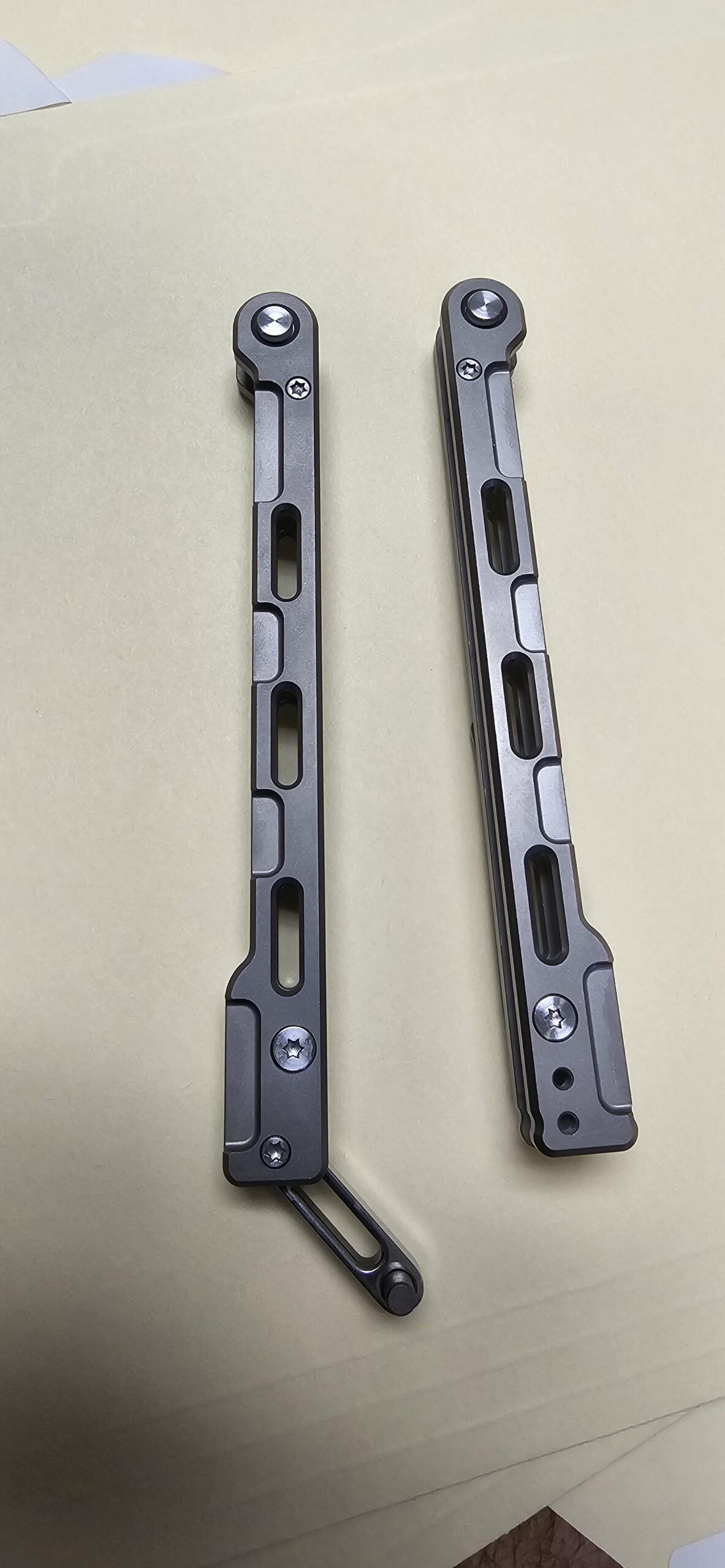 Balisong Knives – Mantis Knives